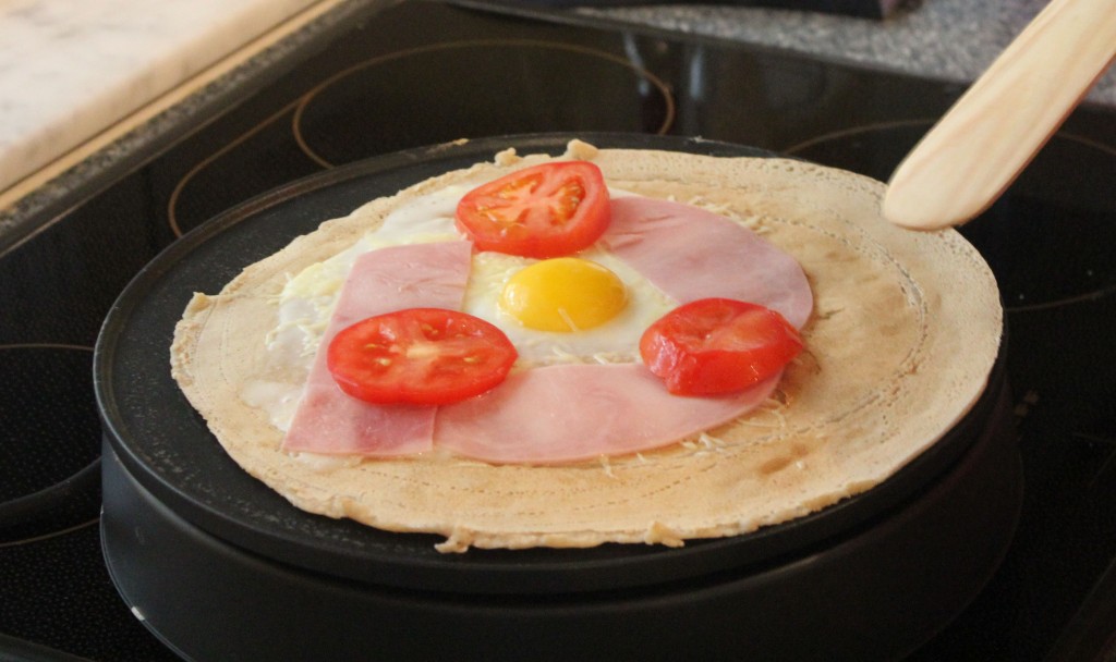 Comment faire la crêpe complète bretonne (vidéo et recette) - Le petit ...